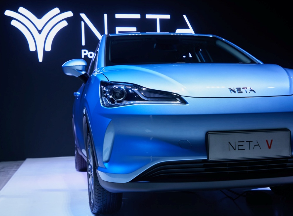 Neta V ถึงไทยแล้ว ขบวนยาวเหยียดที่ท่าเรือ พร้อมส่งมอบคันแรก ตั้งเป้าปี ...