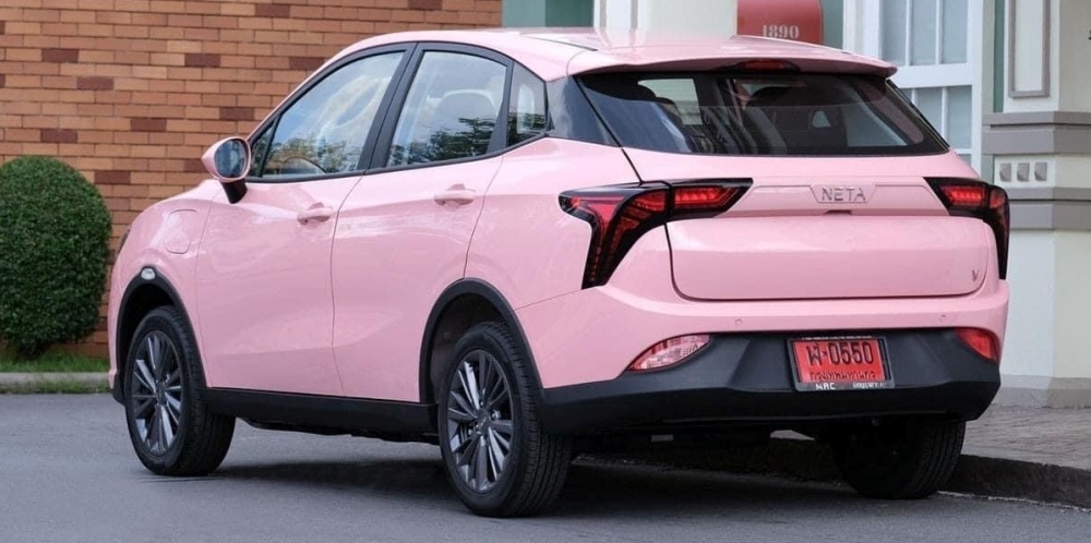 Neta V ถึงไทยแล้ว ขบวนยาวเหยียดที่ท่าเรือ พร้อมส่งมอบคันแรก ตั้งเป้าปี ...