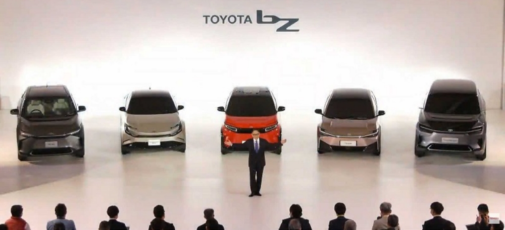 Toyota bZ3 รถซีดานไฟฟ้า100% เปิดตัวในจีน ราคาล้านต้นๆ วิ่งไกล 600กม. มี 2 รุ่น 183 และ 244 ...