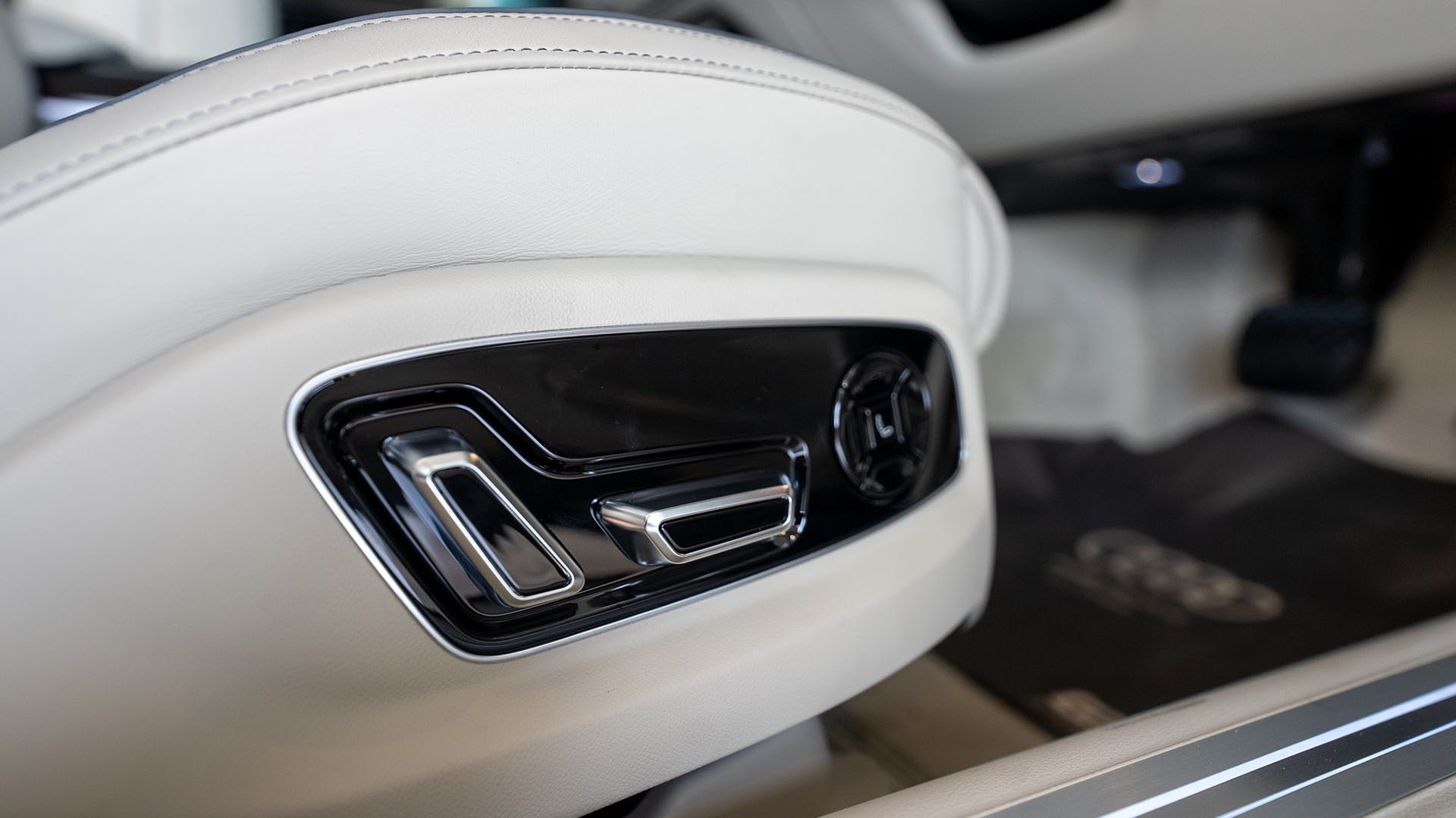 The New Audi A8 L รถพรีเมียมซีดาน แฟลกชิปใหม่ของ Audi ราคาเริ่มต้น ...