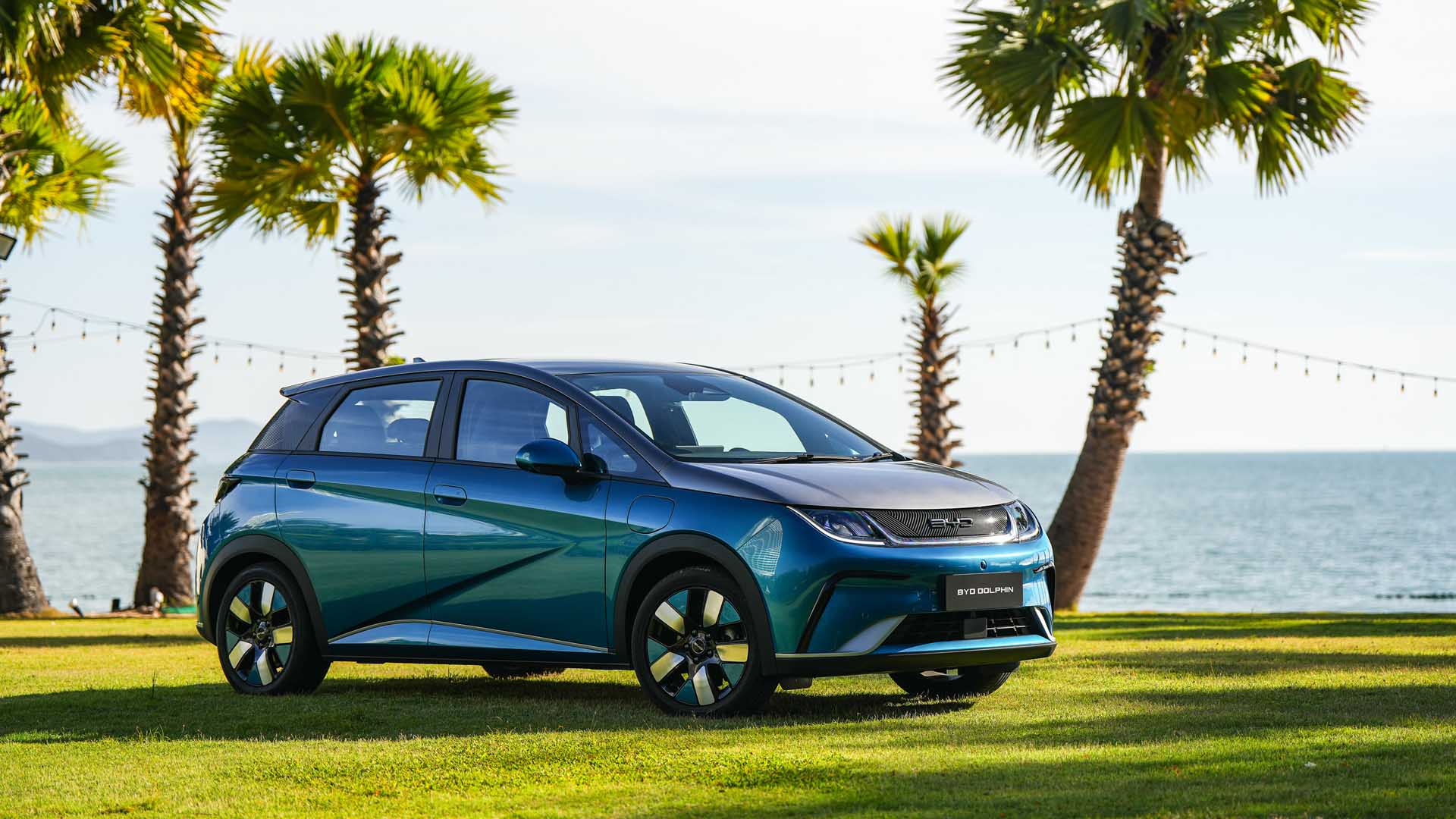 BYD Dolphin รถยนต์พลังงานไฟฟ้า 100% วิ่งได้สูงสุด 490 กม. จาก BYD ราคา ...