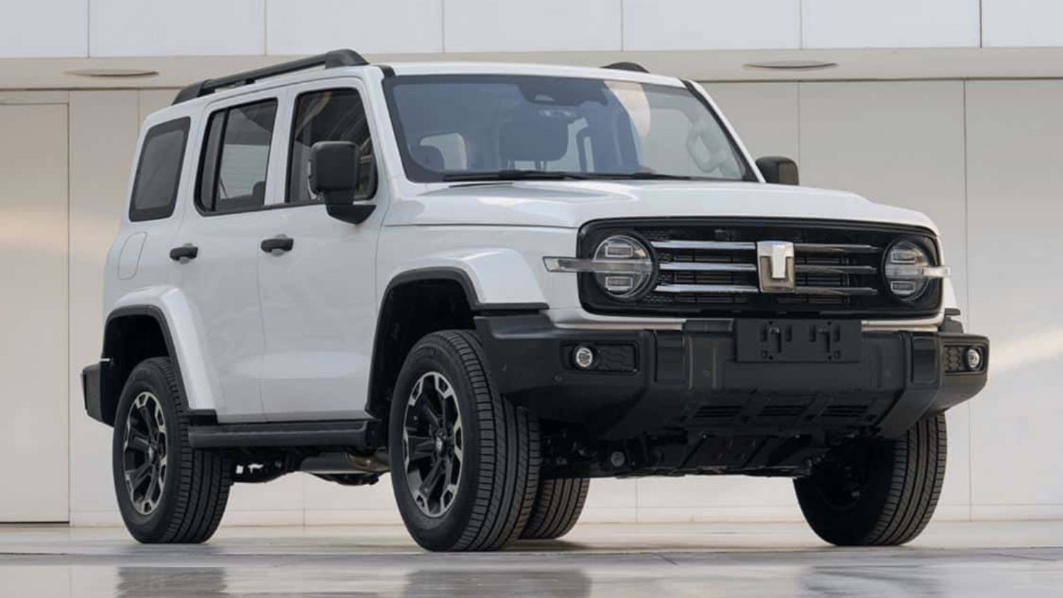 พบรถยนต์ GMW Tank 300 PHEV ในจีน วิ่งโหมดไฟฟ้าล้วนได้ 105 กม. - carwizard