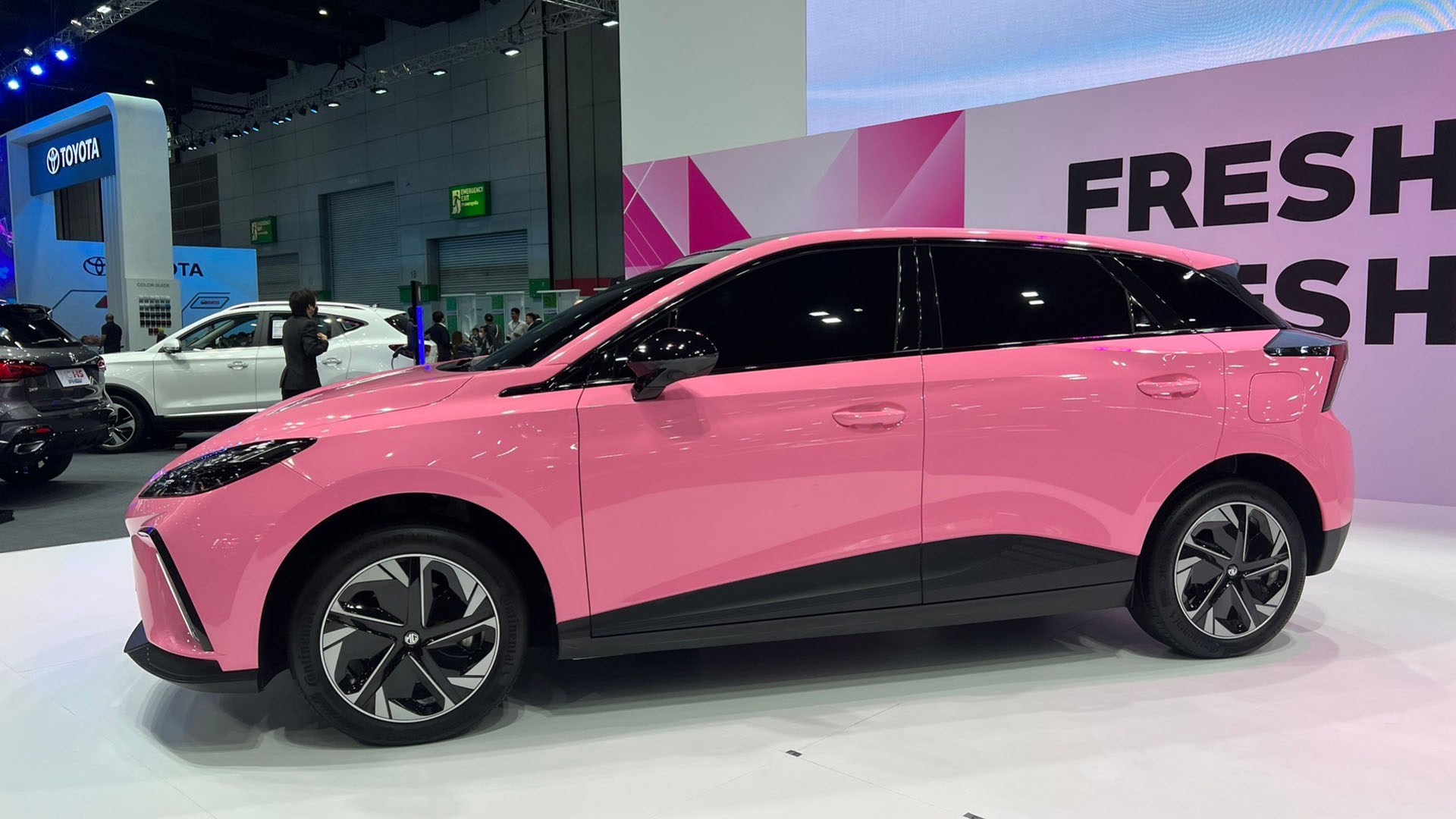 New MG4 Electric สีใหม่ FRESH PINK ราคาเริ่มต้น 869,000 บาทเปิดจองเพียง 8 คัน ในงาน BIG MOTOR ...