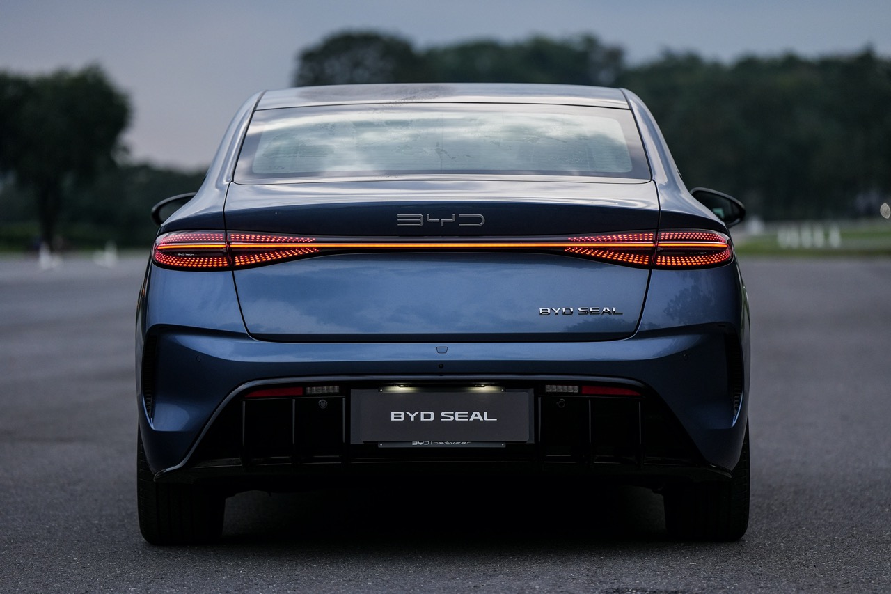 BYD Seal เปิดตัวอย่างเป็นทางการแล้ว ราคาเริ่มต้นที่ 1,325,000 - 1,599,000 บาท - carwizard