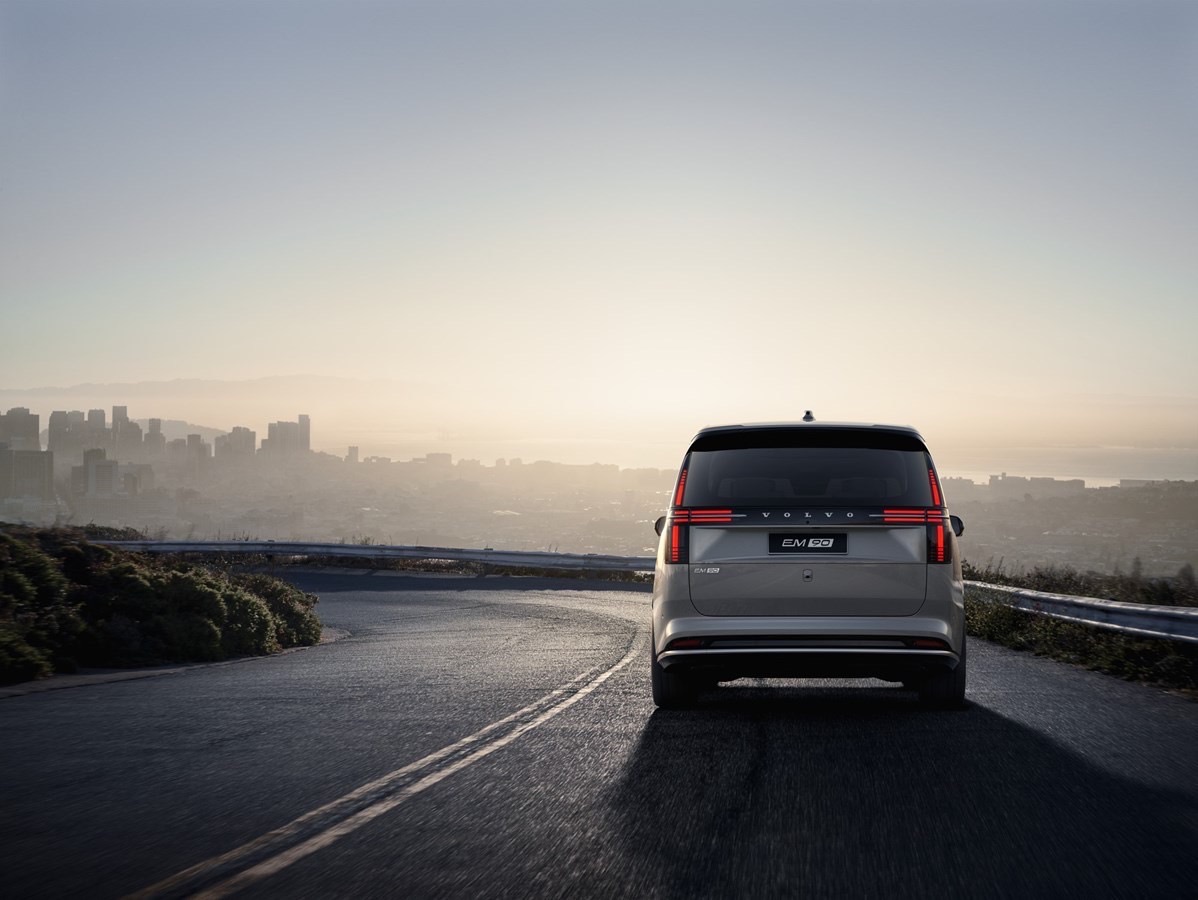 Volvo เปิดตัว New Volvo EM90 Minivan ไฟฟ้าคันแรกจากค่าย - carwizard