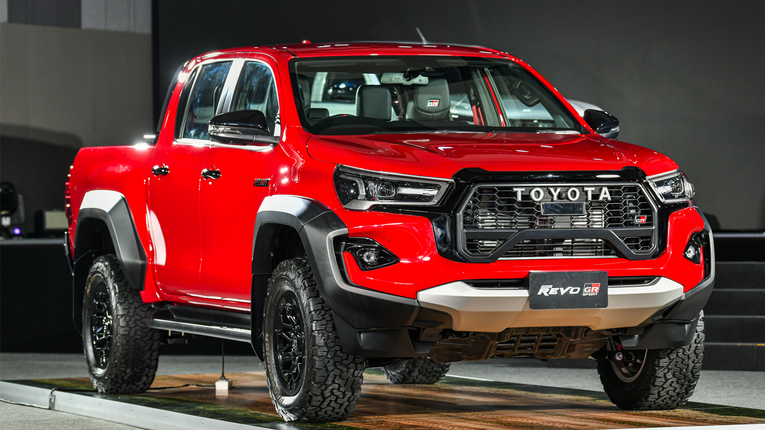 Toyota เปิดตัว Hilux REVO-D GR SPORT 4x4 2.8 อย่างเป็นทางการแล้ว ...