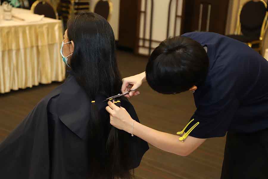 VIRIYAH INSURANCE ร่วมสนันสนุนค่าทอวิกผม มูลนิธิจากนางฟ้าถึงคุณวันใหม่ ...