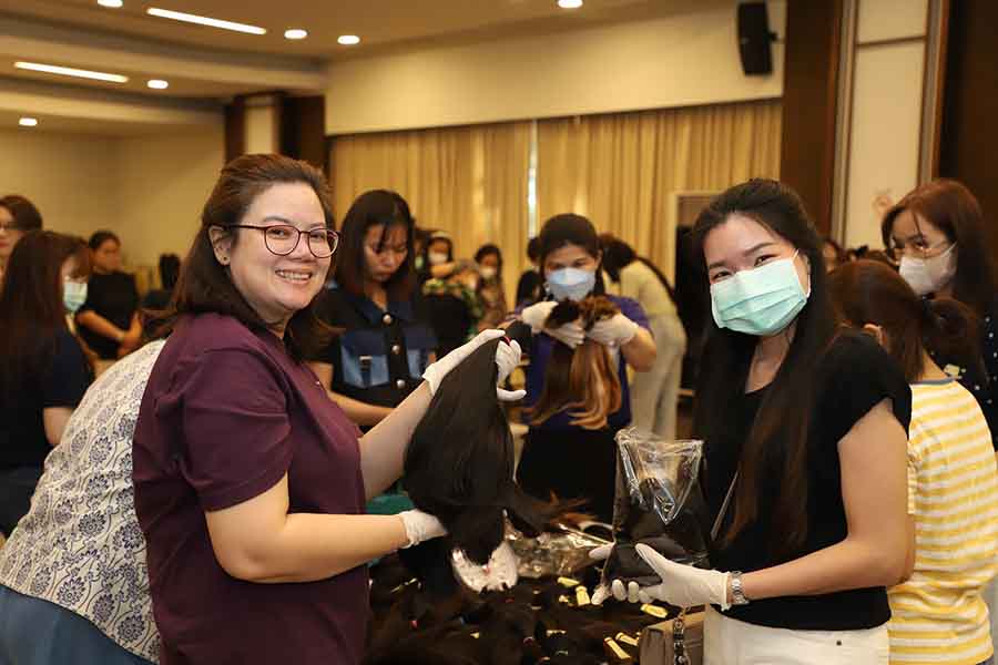 VIRIYAH INSURANCE ร่วมสนันสนุนค่าทอวิกผม มูลนิธิจากนางฟ้าถึงคุณวันใหม่ ...