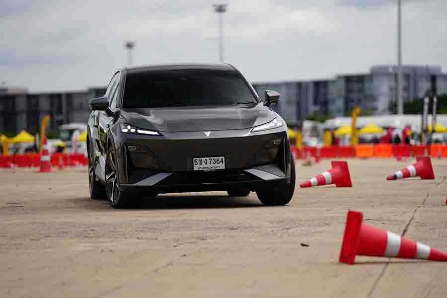 ทดลองขับขี่รถสองล้อและสี่ล้อ ในงาน “Krungsri Auto Ultimate Test Drive ...