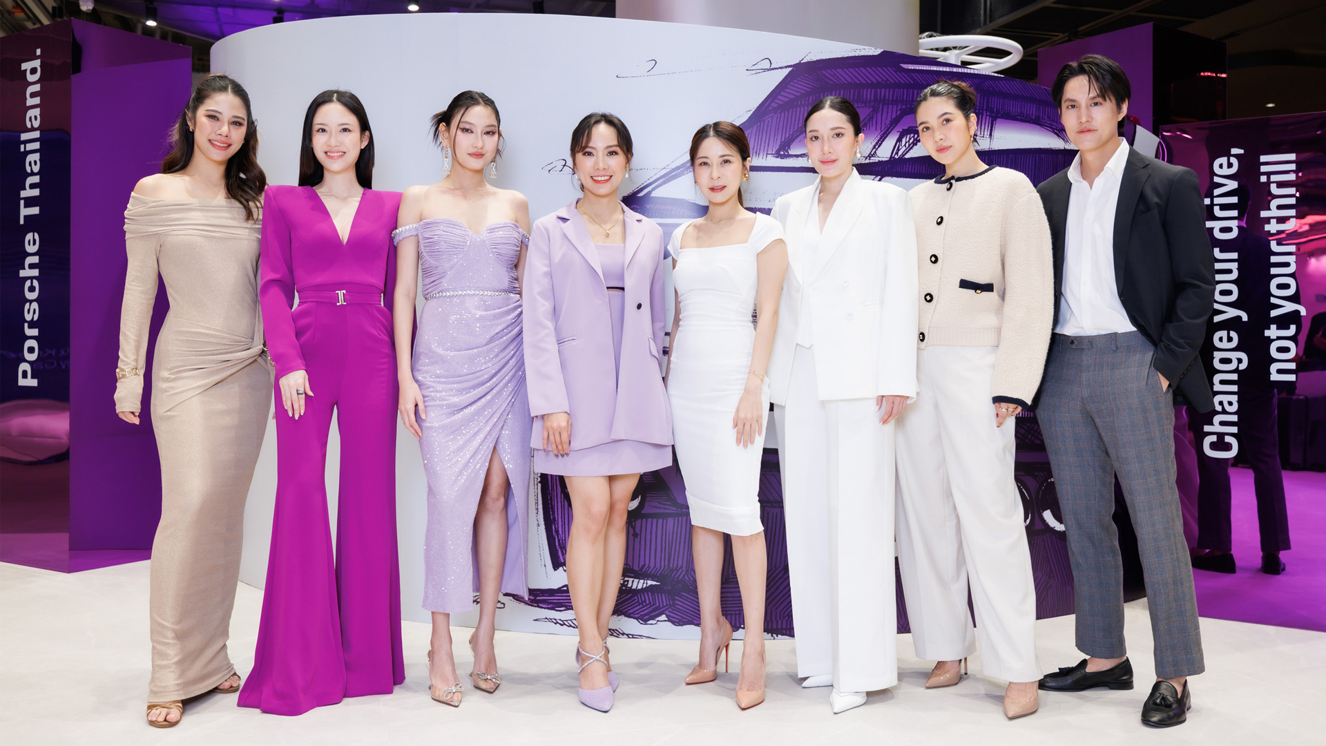PORSCHE THAILAND ประเดิมโชว์เคส มาคันน์ (Macan) ใหม่ ใจกลางเมือง ...