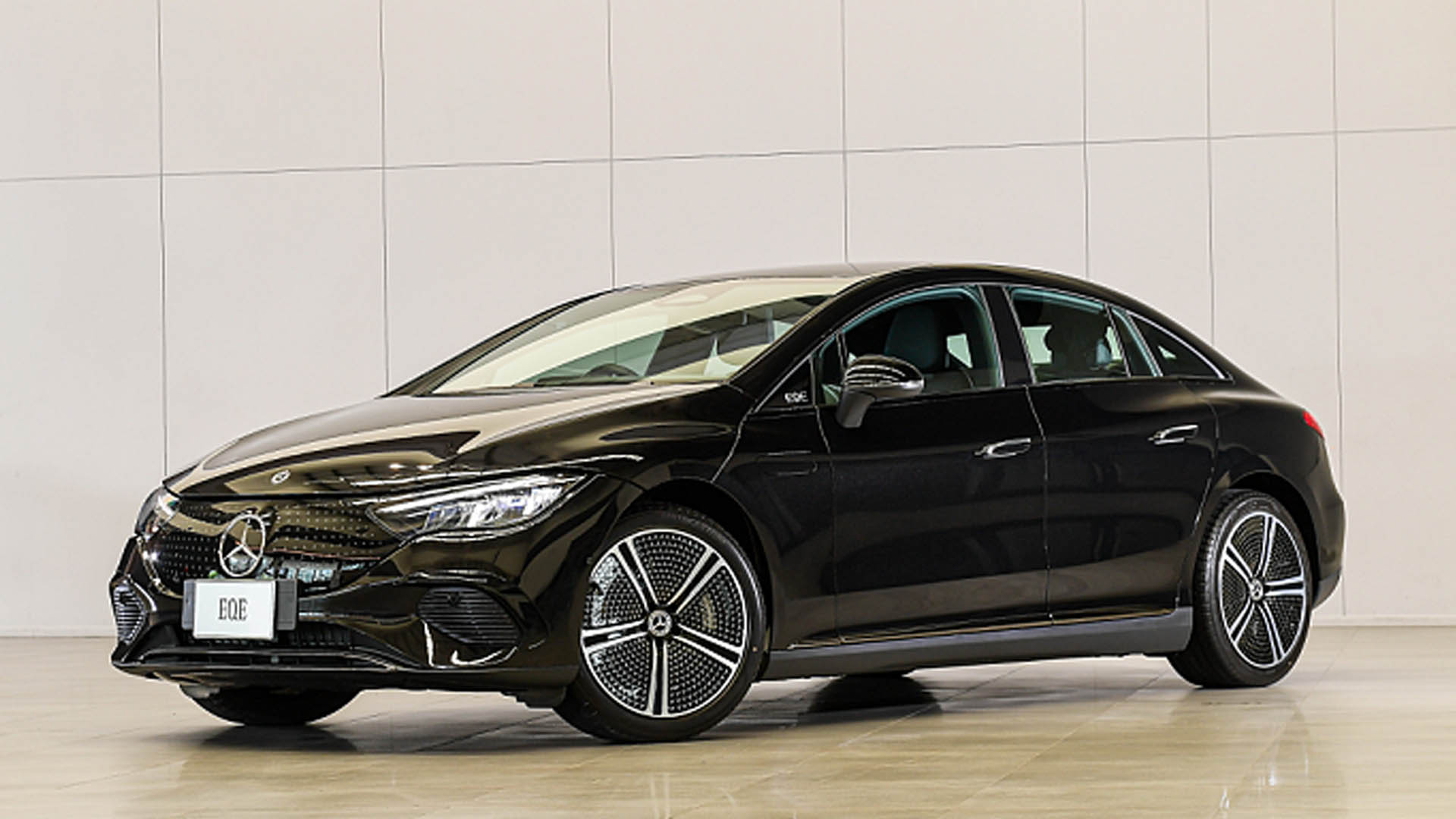 Mercedes Benz เปิดตัวรถ EV 2 รุ่น “The new EQE Sedan” และ “The new EQS ...