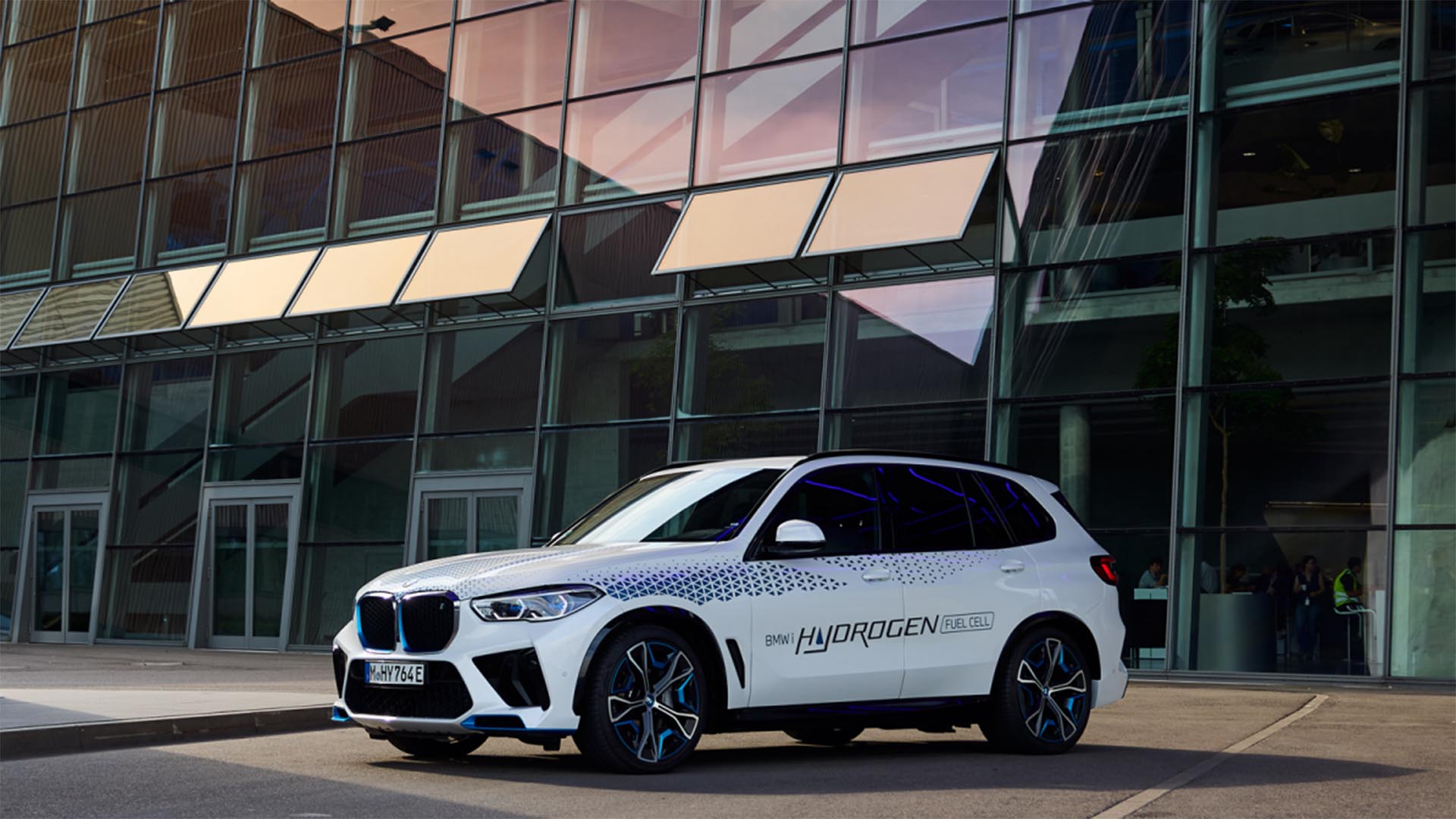 BMW วางแผนเปิดตัวรถยนต์พลังงาน Hydrogen ในปี 2028 - carwizard