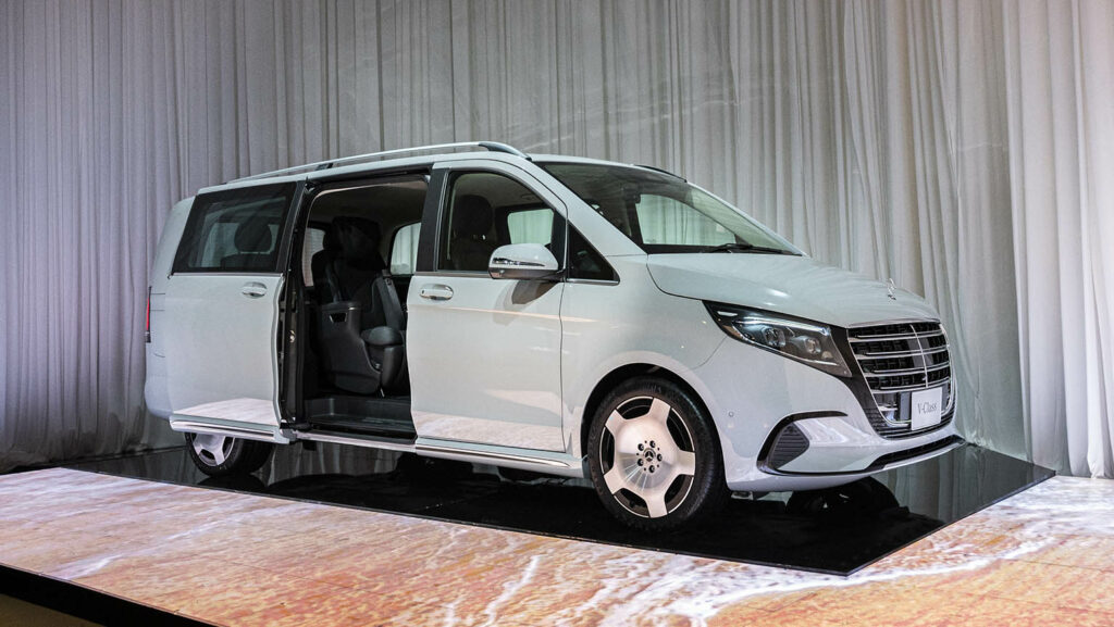 Mercedes Benz เปิดตัวทัพยนตรกรรมระดับ Top-End Luxury นิยาม “The Art of ...