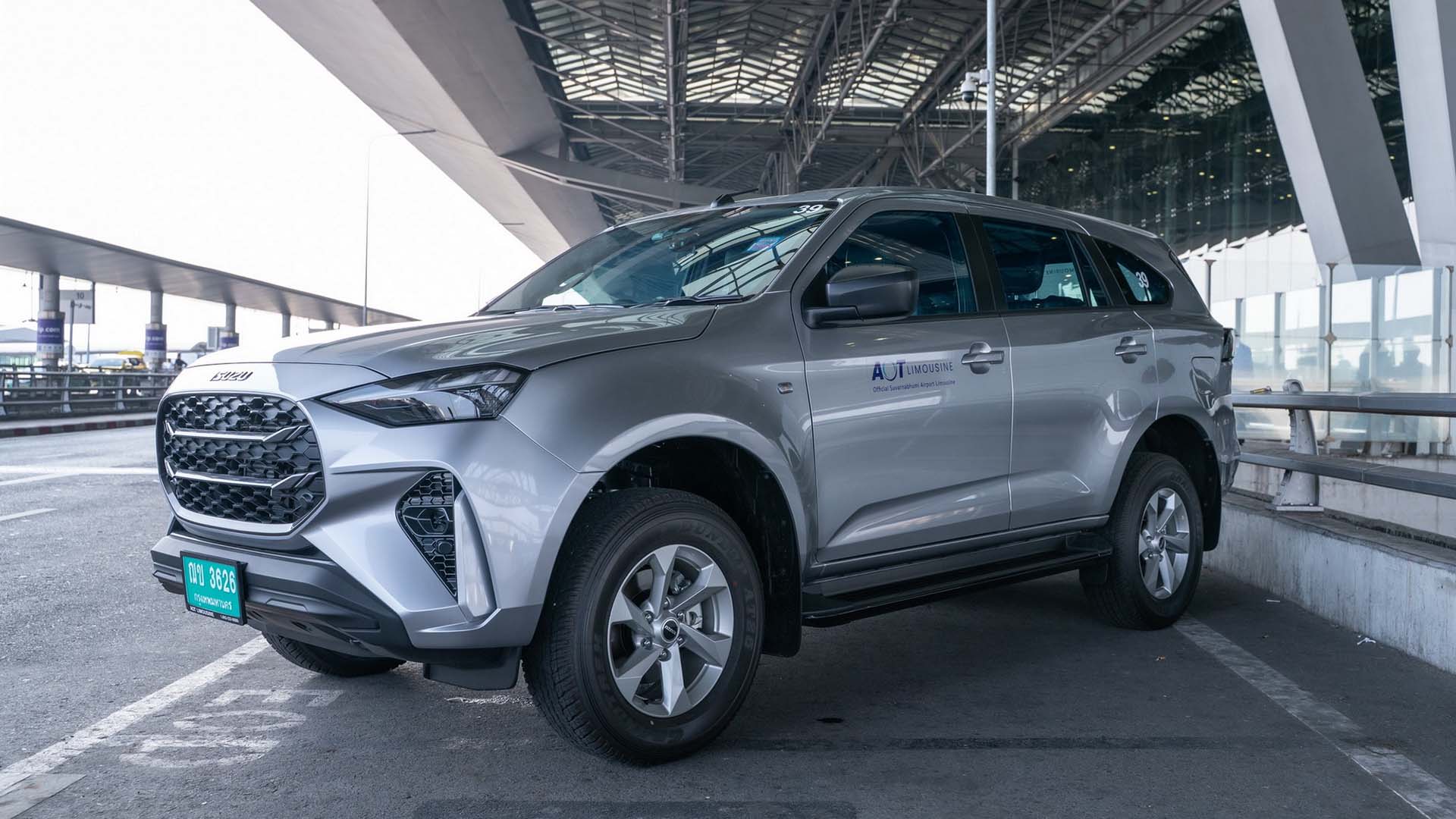 ท่าอากาศยานไทยเชื่อมั่นอีซูซุ เลือกรถ MU-X “THE NEXT PEAK” 90 คัน ให้ ...