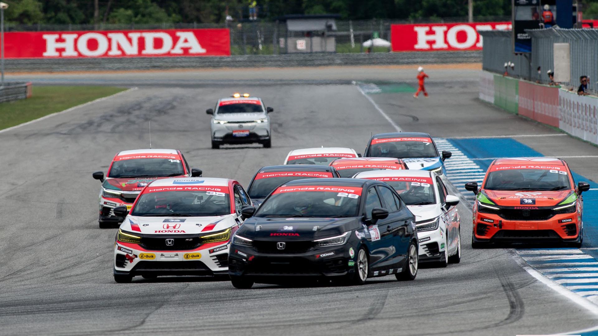 "Honda One Make Race" เปิดฉากเดือด! ธนาศิวณัฐ-ประพจน์ แบ่งชัยสนามแรก ...