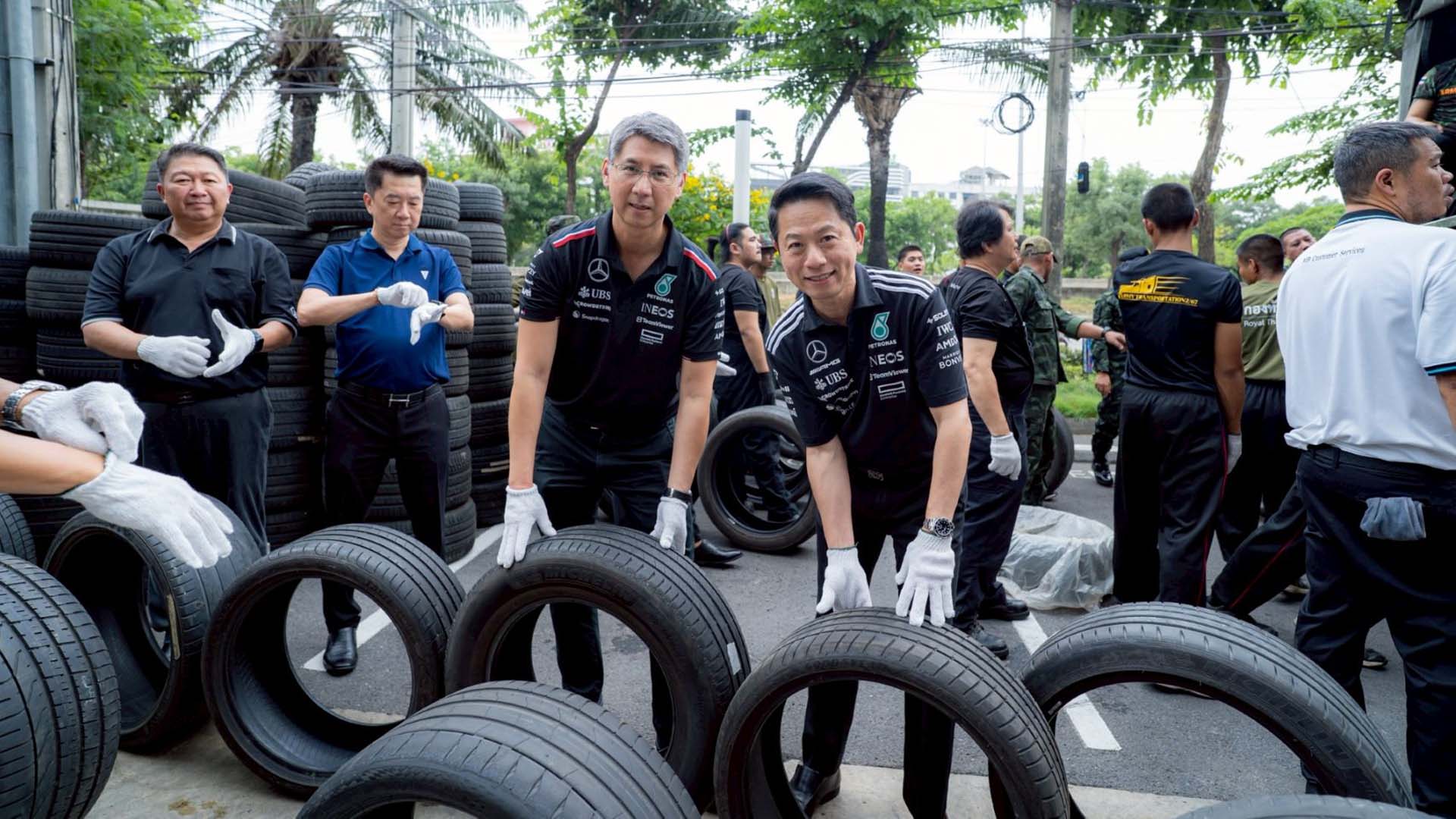 “PRIMUS GROUP” มอบยางรถยนต์แก่กองทัพบก - carwizard