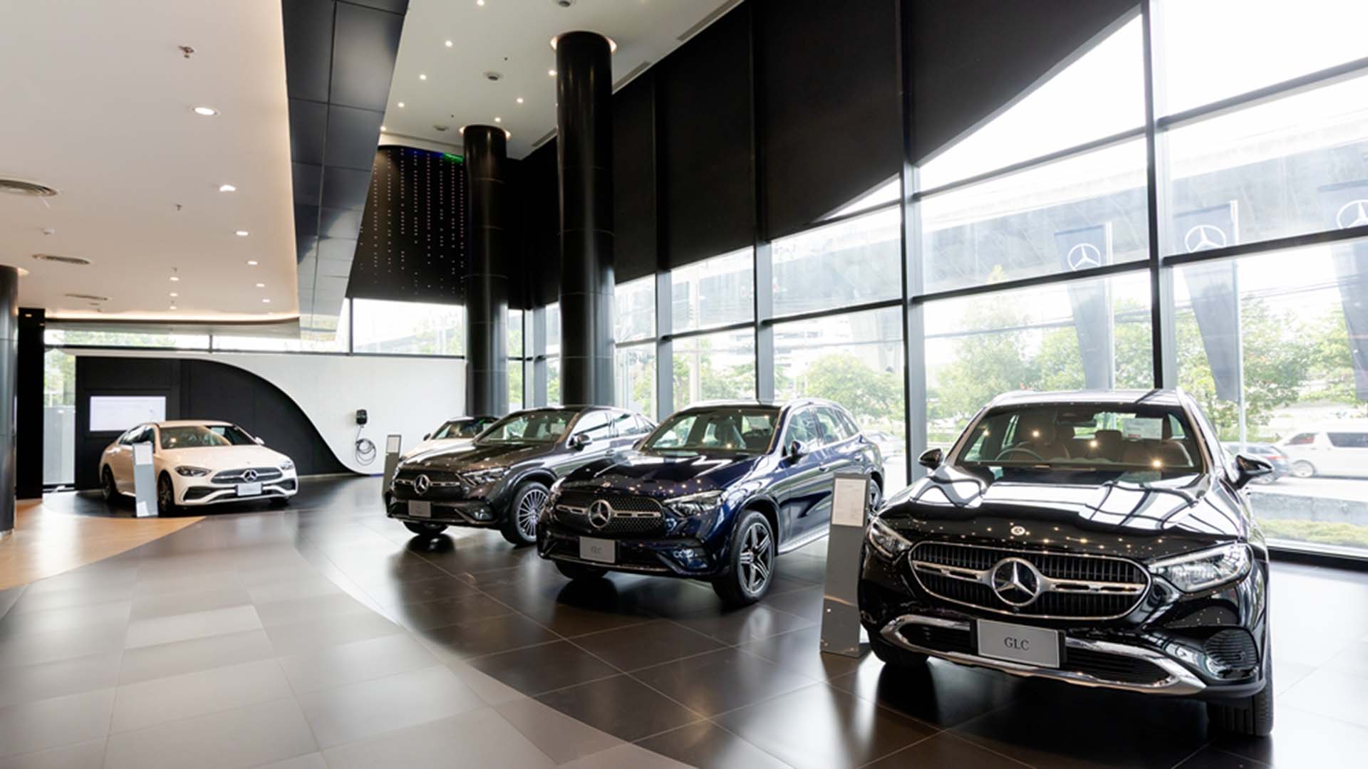 Benz BKK Group ฉลองขึ้นแท่นผู้นำตัวแทนจำหน่าย พร้อมจัดกิจกรรม “Benz BKK ...